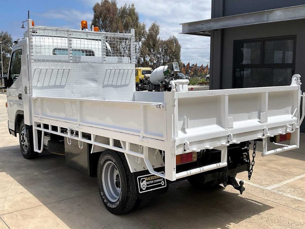 2016 Mitsubishi Fuso 615 Canter Tipper - Racecourse Motor Company