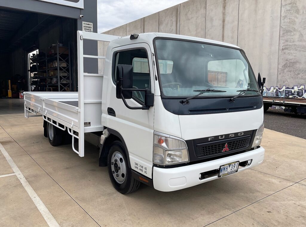 2005 MITSUBISHI CANTER - Racecourse Motor Company