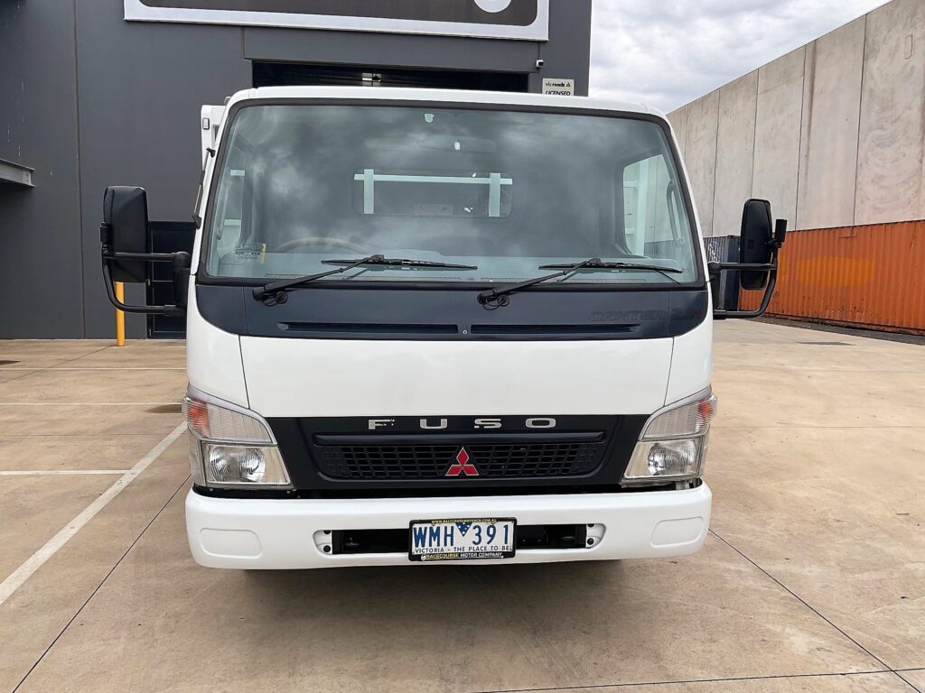 2005 MITSUBISHI CANTER - Racecourse Motor Company