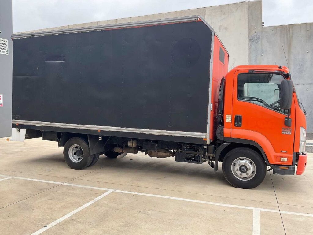 2008 ISUZU FRR500 PANTECH - Racecourse Motor Company