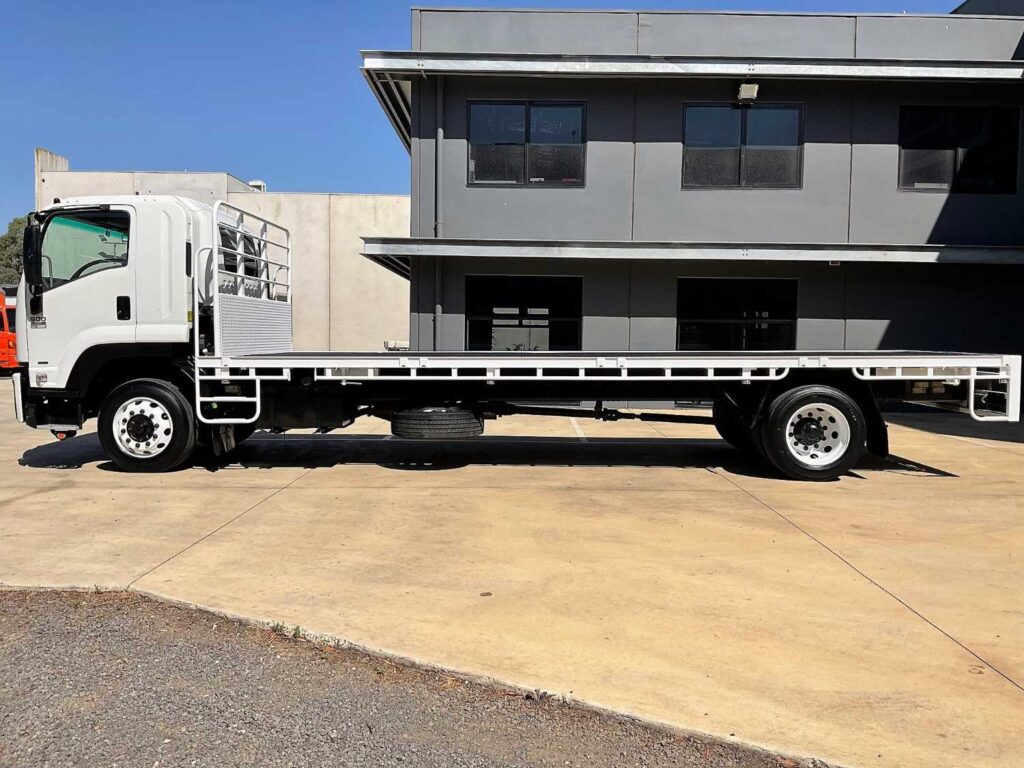 2009 ISUZU FTR900 TRAY - Racecourse Motor Company