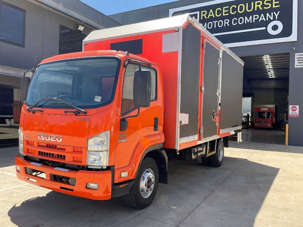 2008 ISUZU FRR500 PANTECH - Racecourse Motor Company