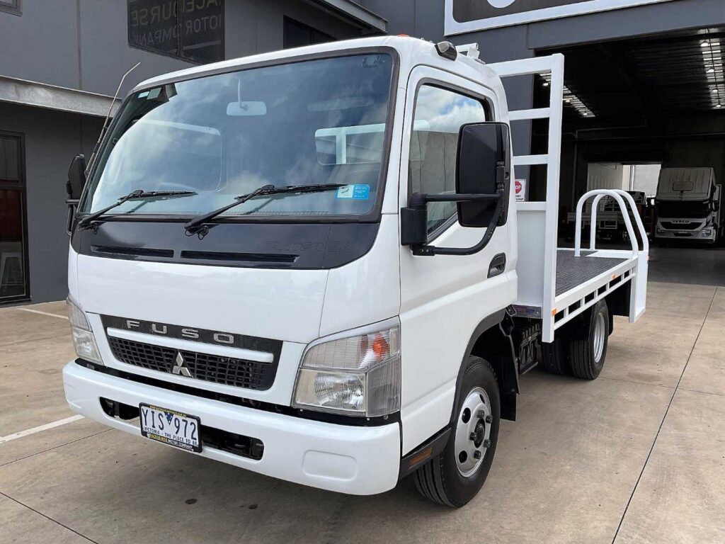 2010 Mitsubishi Canter Crane Tray - Racecourse Motor Company