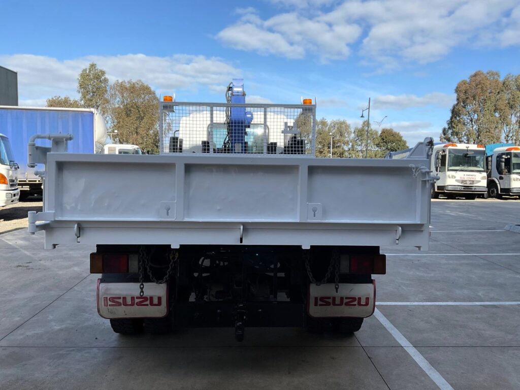 2012 ISUZU FRR500 TIPPER CRANE - Racecourse Motor Company