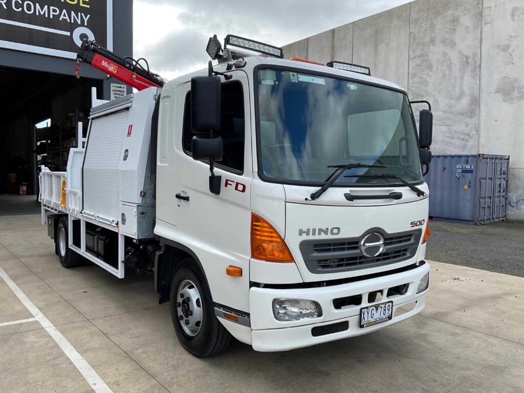 2010 HINO FD SERVICE BODY WITH TIPPER - Racecourse Motor Company