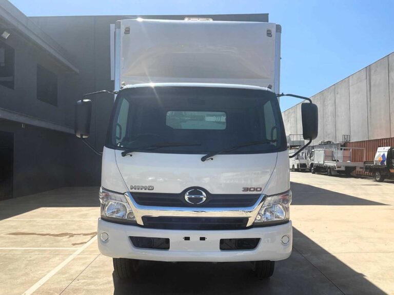2015 Hino Service Truck - Racecourse Motor Company