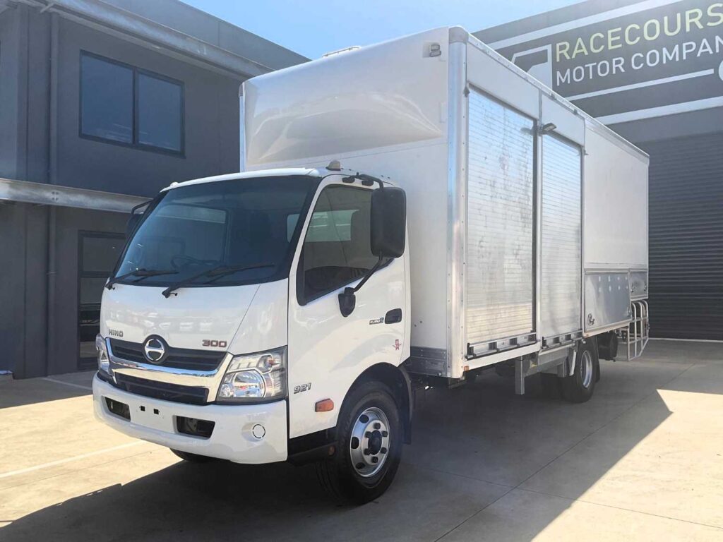 2015 Hino Service Truck - Racecourse Motor Company