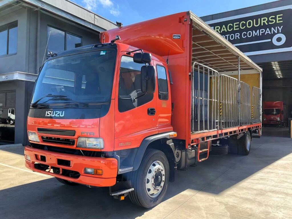 2007 ISUZU FTR900 CURTAINSIDER - Racecourse Motor Company