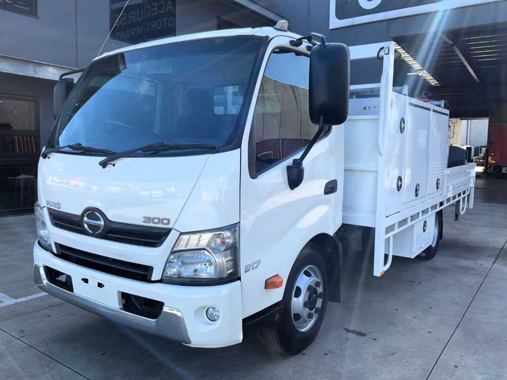 2013 HINO 300 SERVICE BODY - Racecourse Motor Company