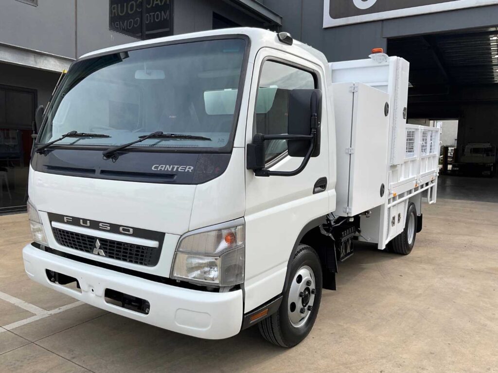 2010 FUSO CANTER TIPPER - Racecourse Motor Company
