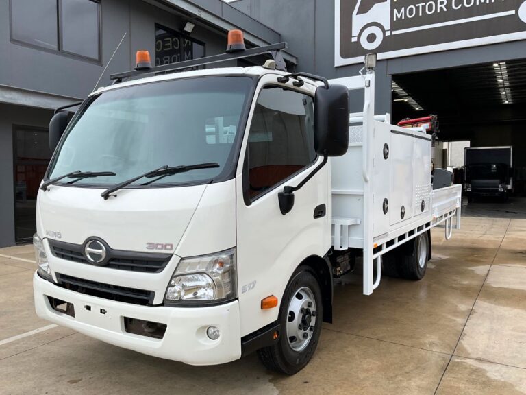 2013 HINO 300 SERVICE BODY - Racecourse Motor Company